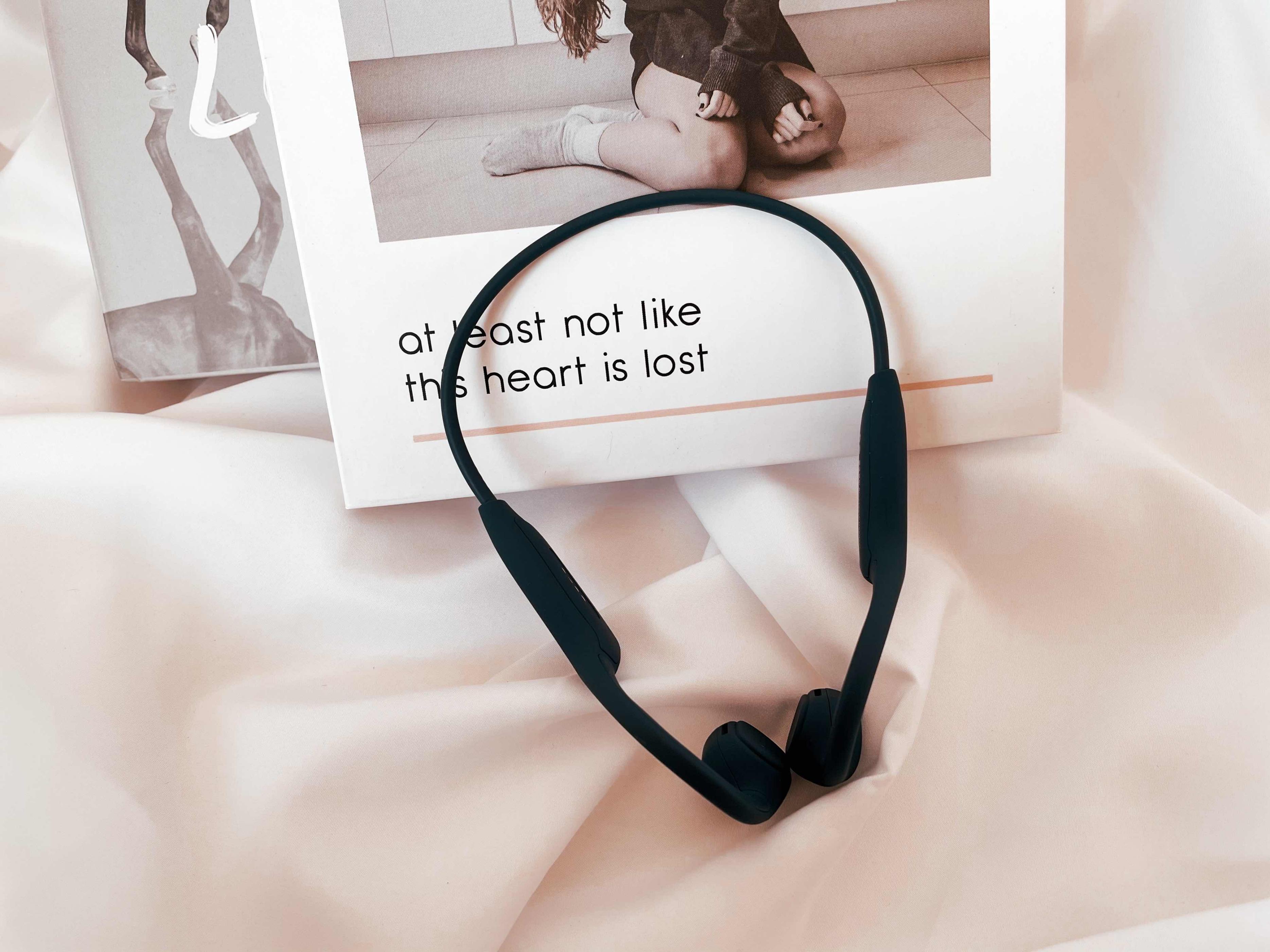 The air conduction Bluetooth headset that sports parties can't miss ...