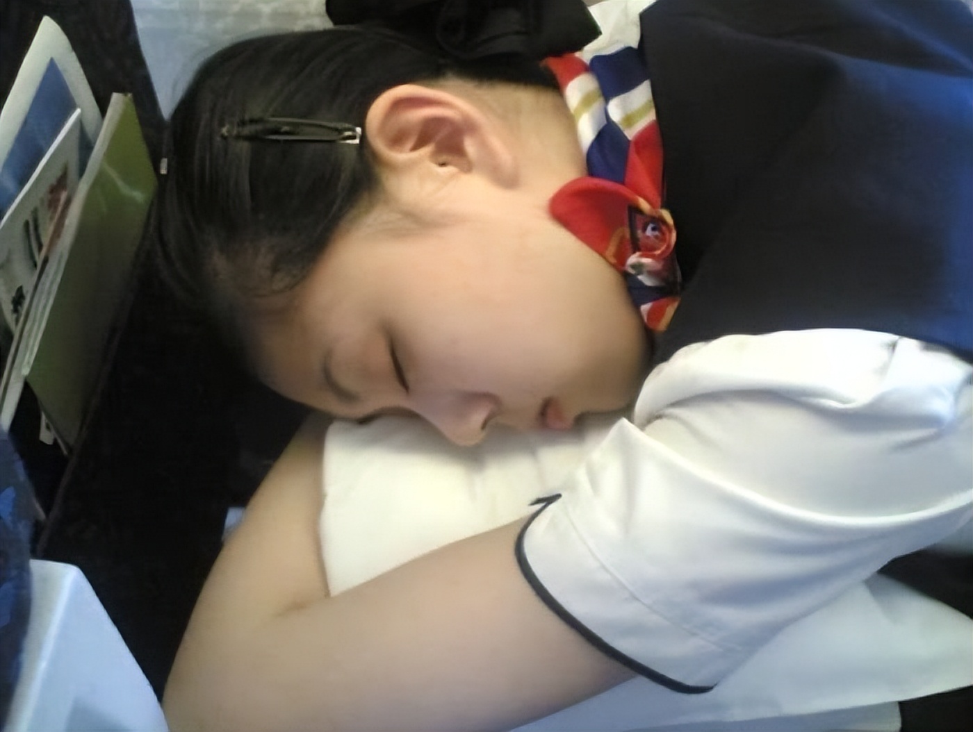 How do stewardesses sleep on planes? The captain secretly tells you the ...
