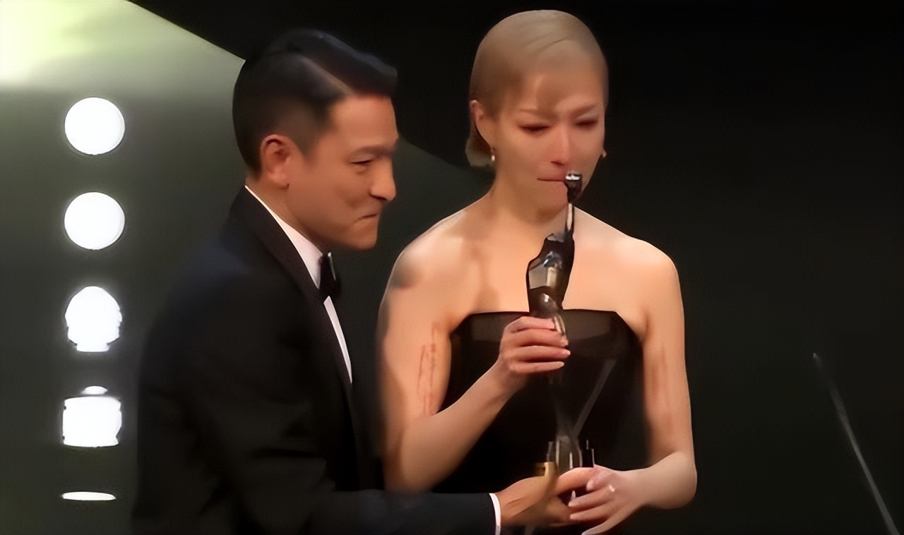 From "running queen" to "actress queen", Sammi Cheng's 22-year acting ...