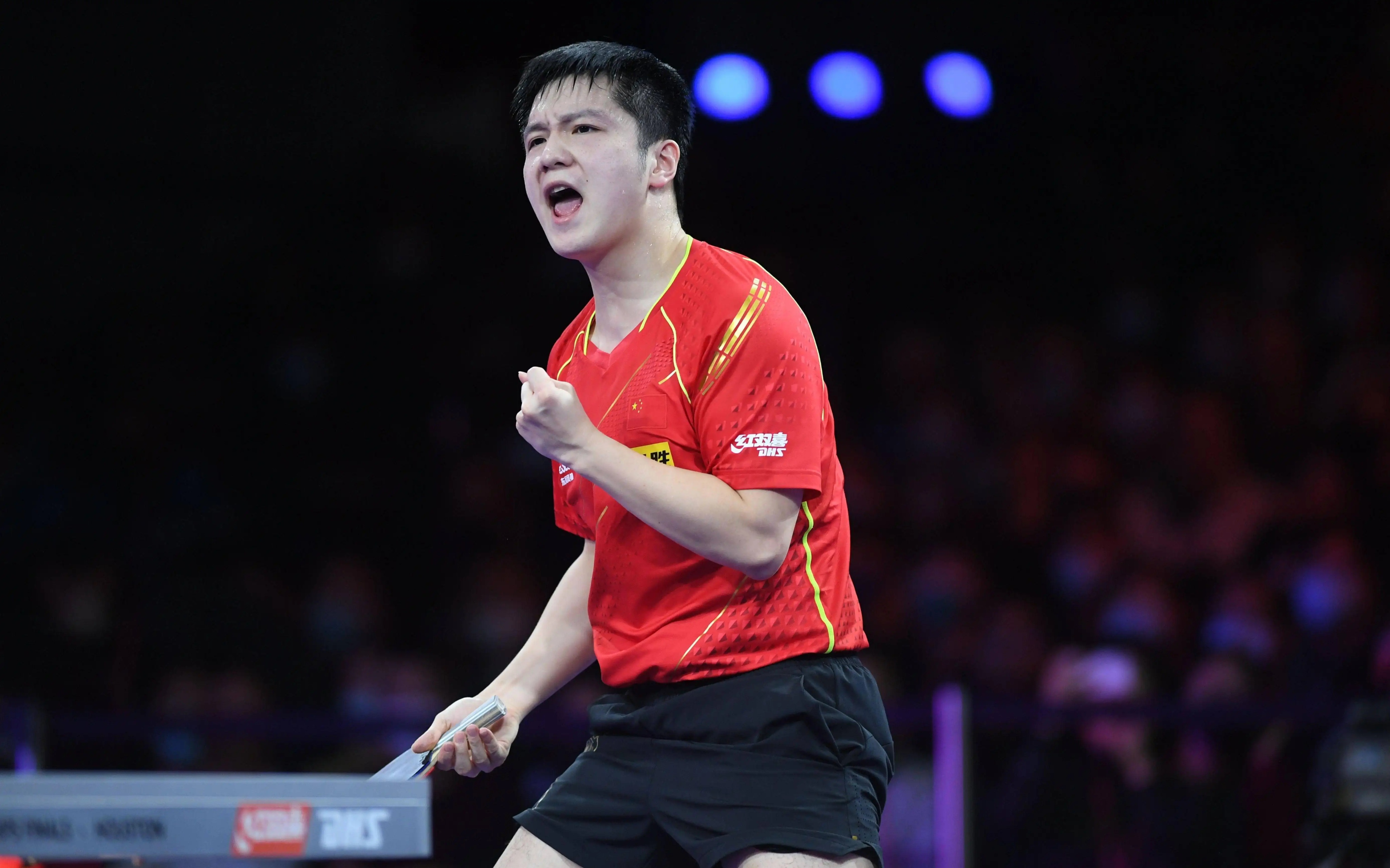 Fan Zhendong teaches backhand twisting techniques, learns advanced ...