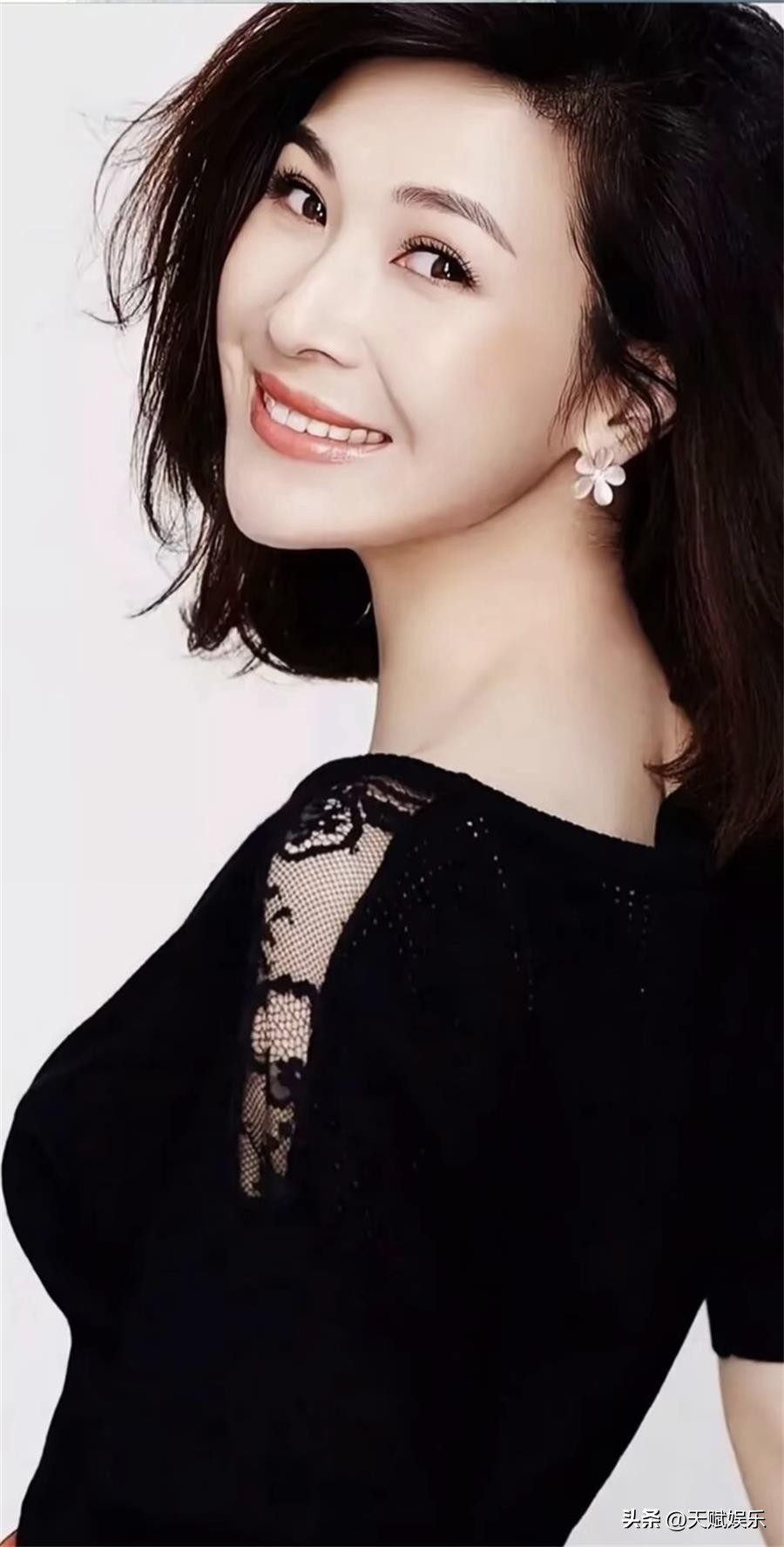 Film and television actress Tong Lei photo album "Six" - iNEWS