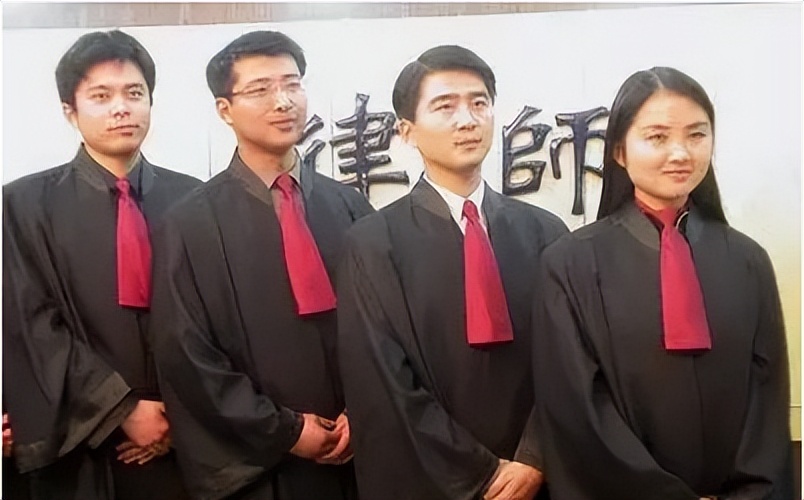 Why are Hong Kong judges and lawyers still wearing robes and wigs? - iNEWS
