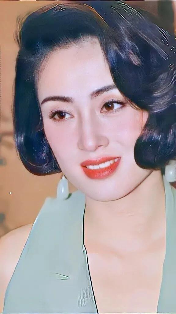 Zhang Min nostalgic photo 6 - iNEWS