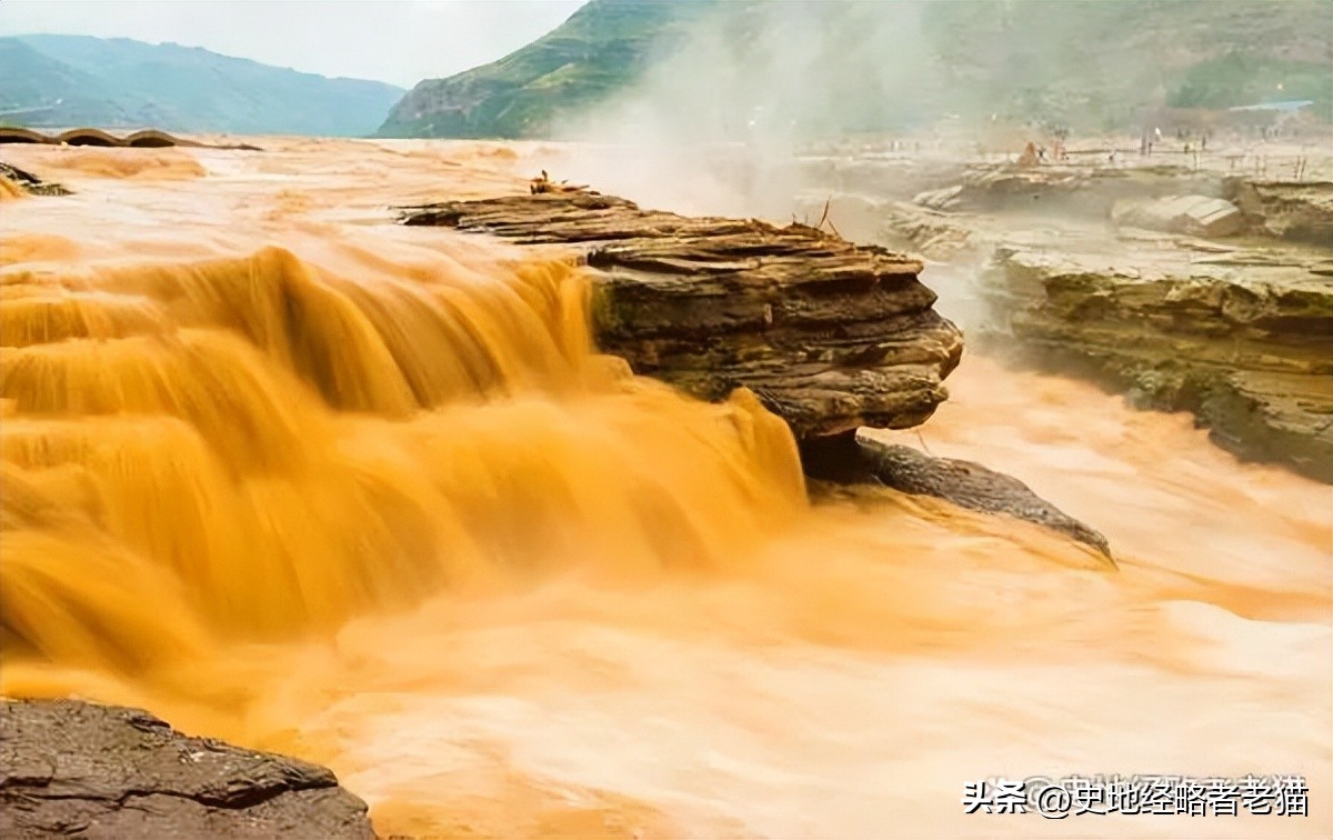 Which two provinces do both the Yellow River and the Yangtze River flow ...