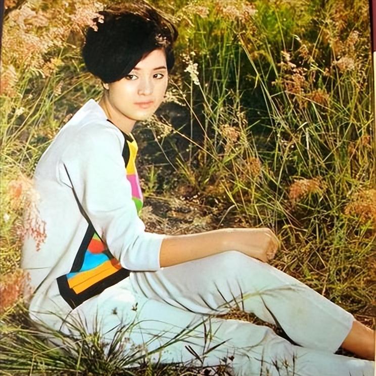 How ruthless is He Lili after forbearing her husband's stealing food ...