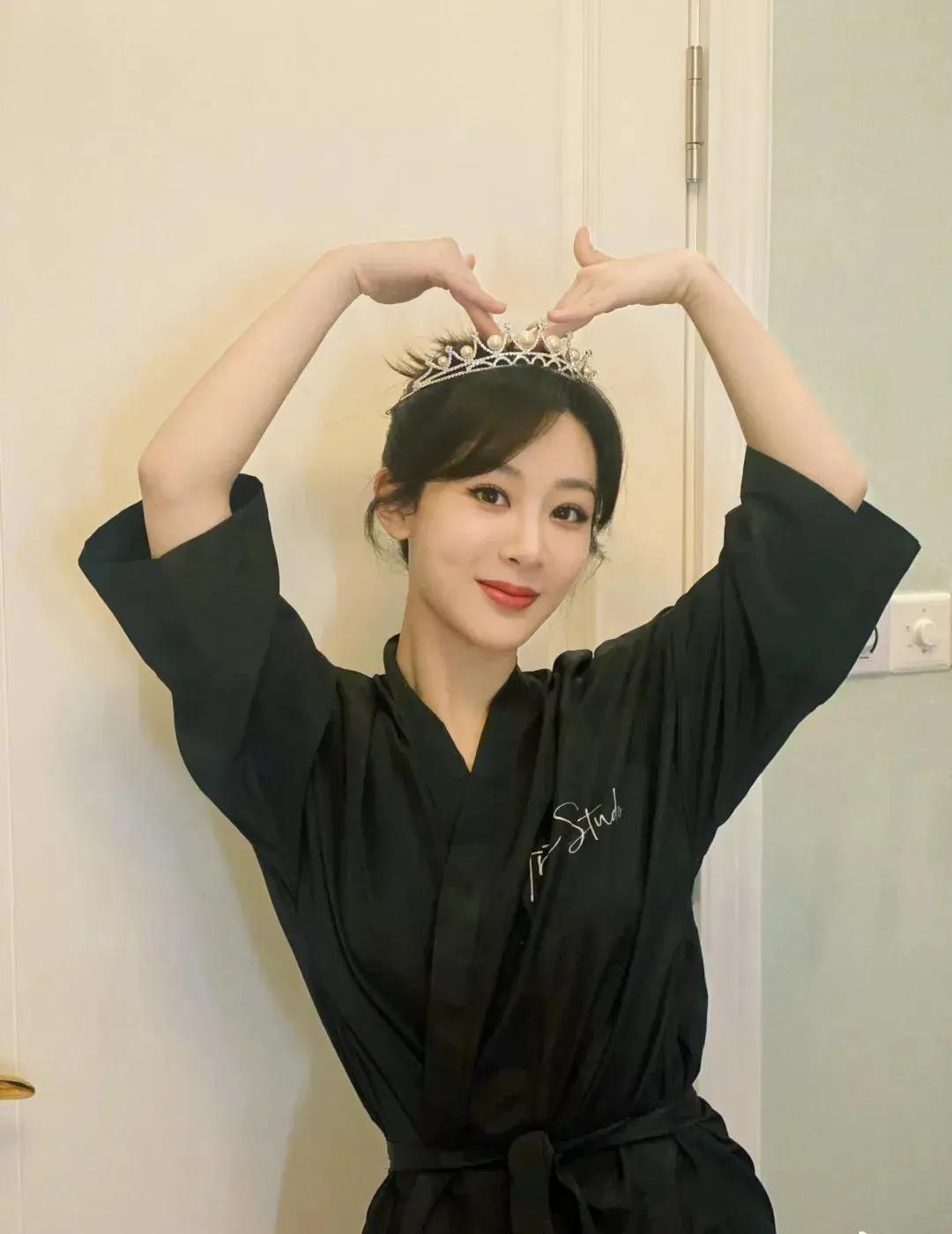 Yang Zi's beautiful pictures - iNEWS