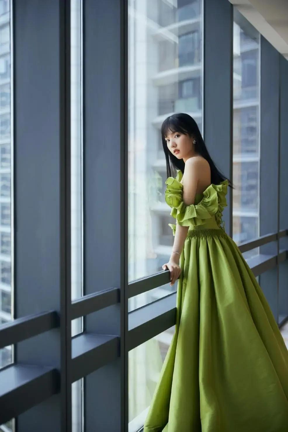 There is a kind of beauty called-Su Xiaotong - iNEWS