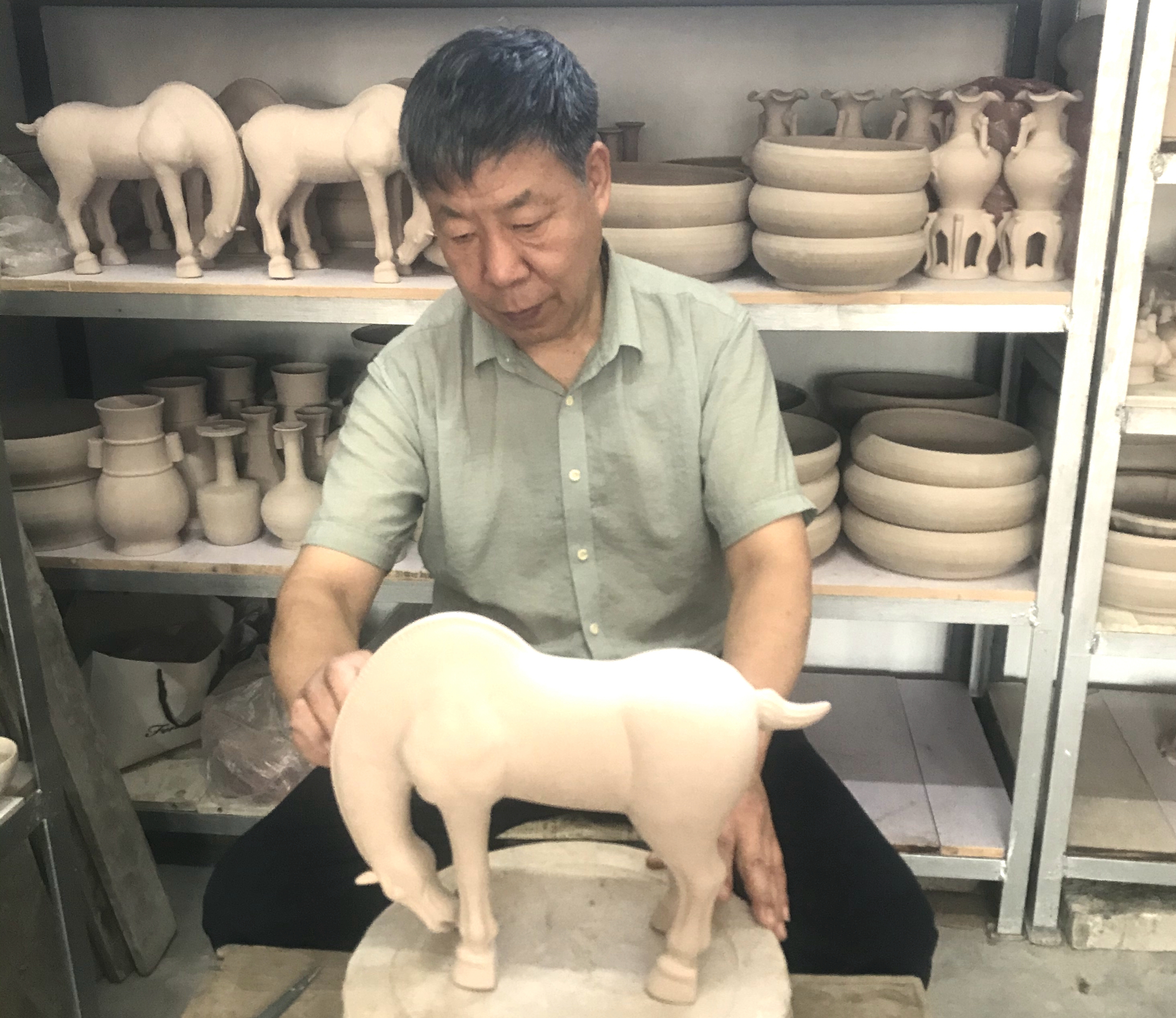 Cao Shiling: Shaping the brilliance of Jun porcelain with Jun kiln ...