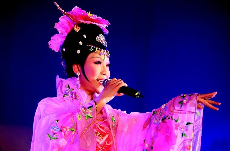 His song was so popular, but he "represented Mei Lanfang" in public and ...