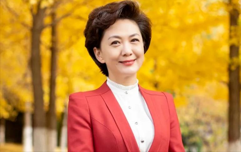 Haixia, the national face of CCTV: she became a beautiful anchor at 21 ...