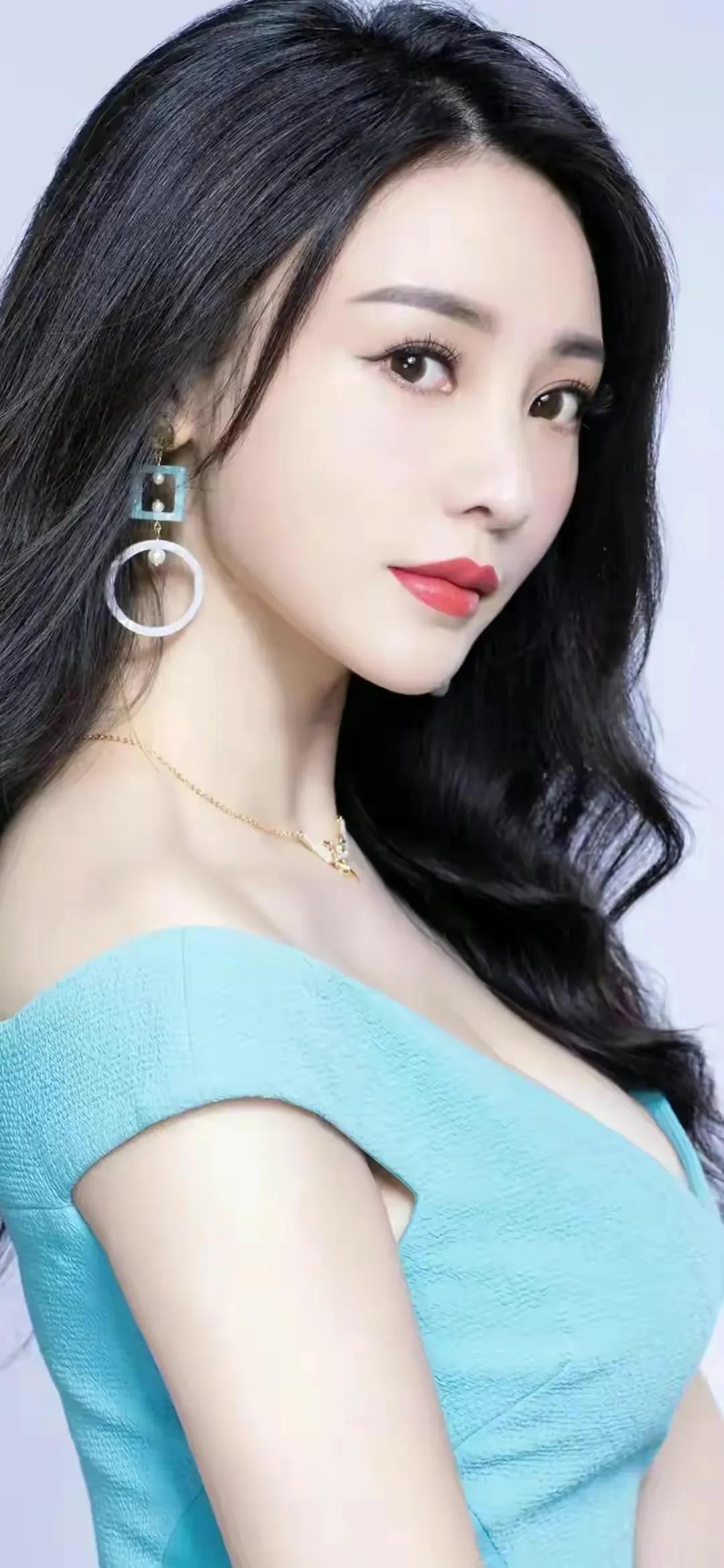 Goddess Liu Yan stunning photo - iMedia