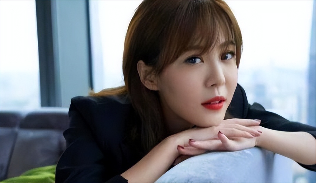 "Stupid Beauty" Li Jinming, who retired from the circle due to "plastic surgery", is still ...