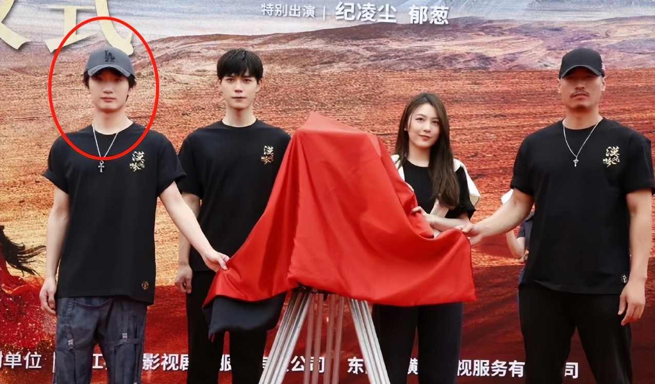 Why, Luo Cheng, the second son of Holiland, and Yao Anna, the second princess of Huawei, both ...