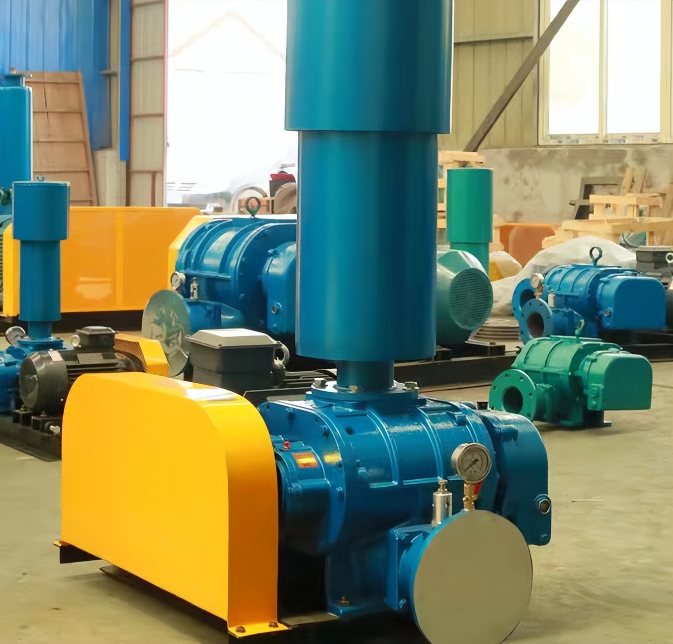 How to operate the Roots blower in the process of use to save energy ...