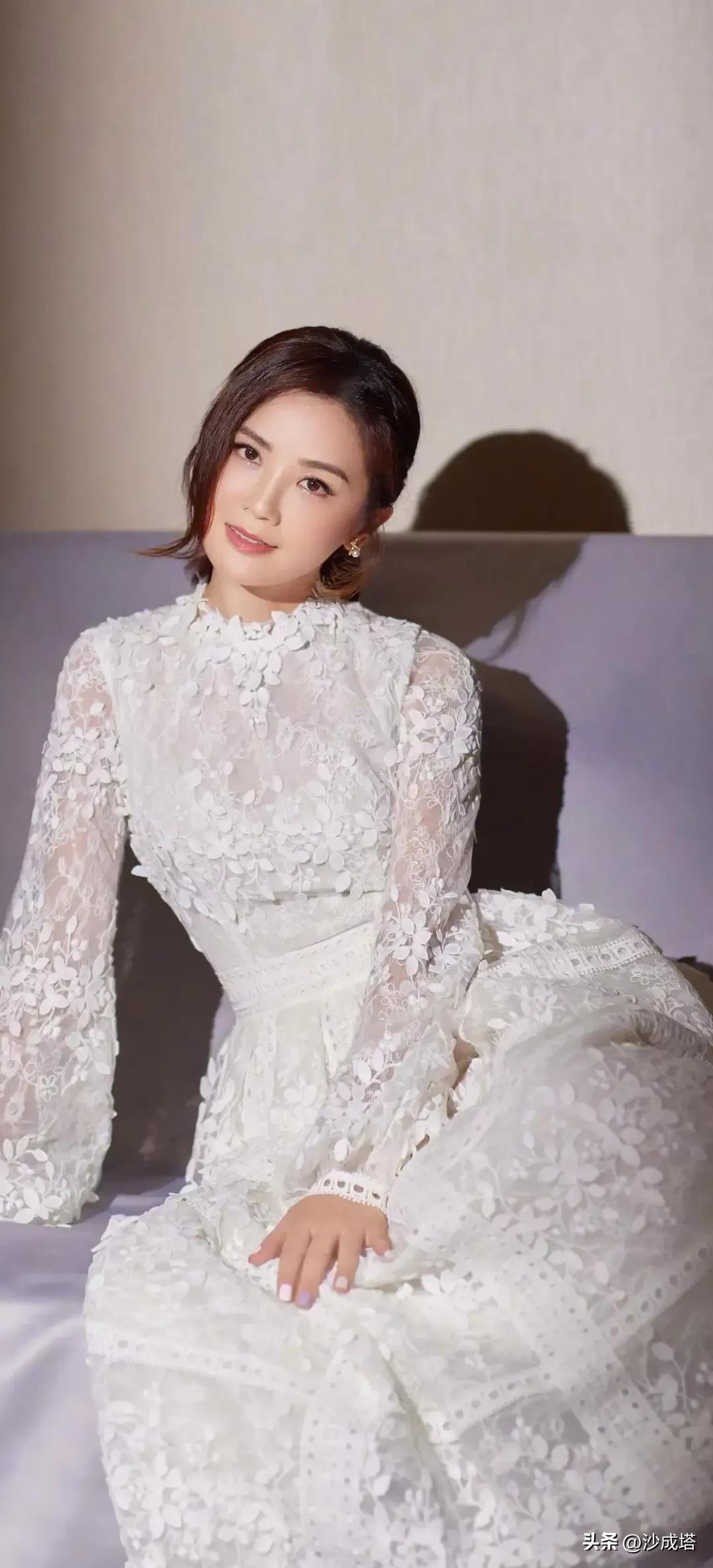 Sexy and charming Cai Zhuoyan - iMedia