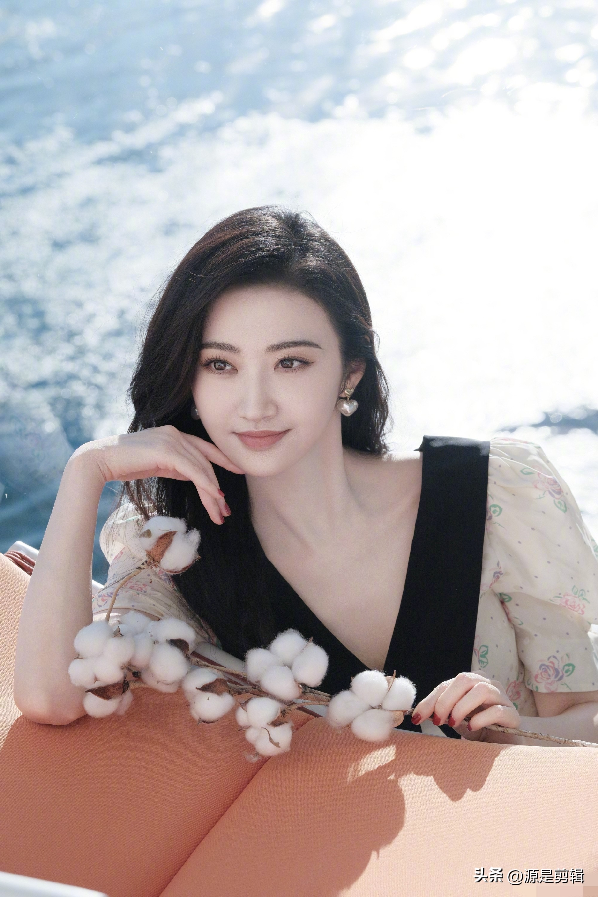 Appreciation of beautiful photos of Jing Tian in a fresh and elegant ...