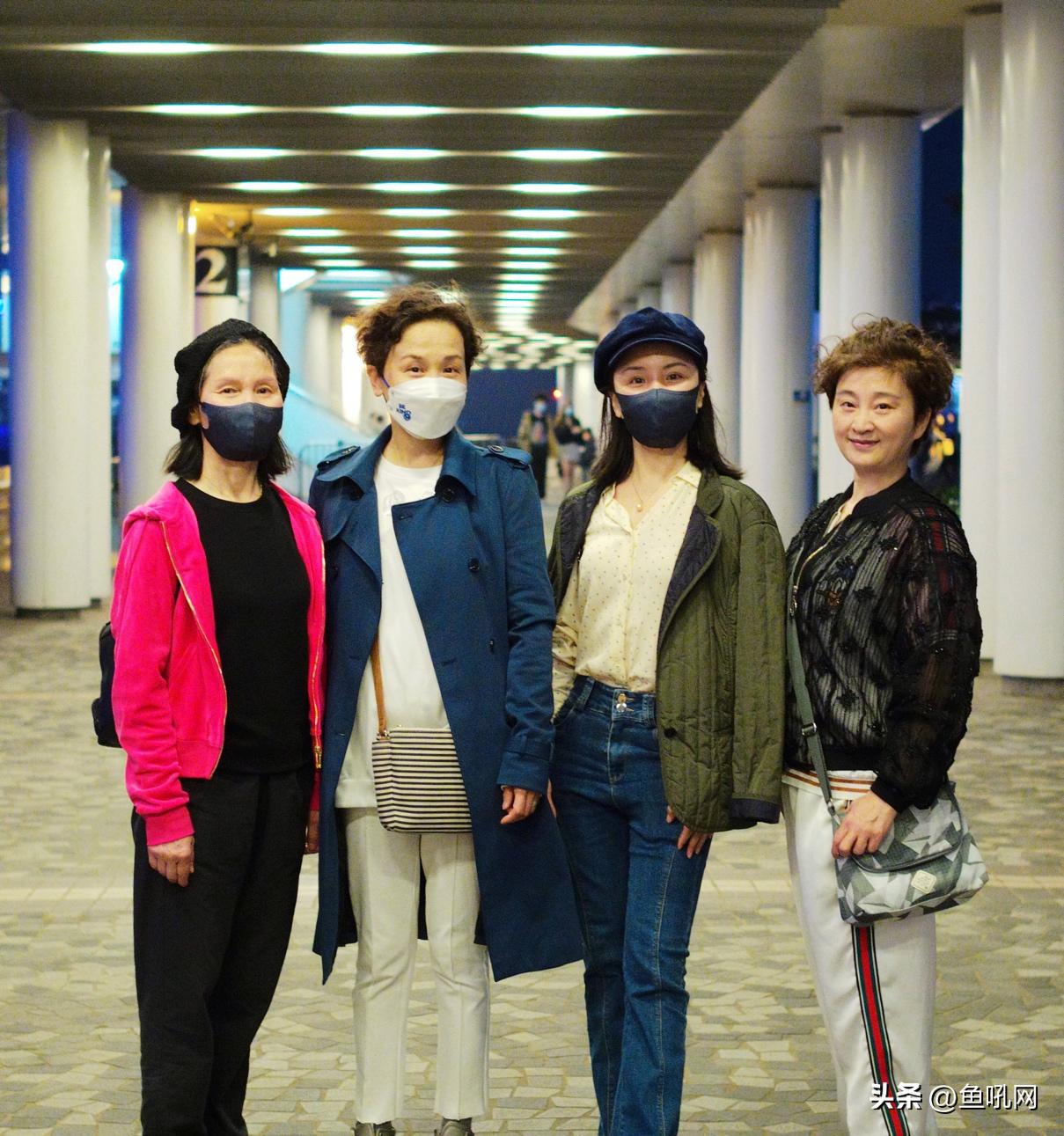 Actor Hongli and his family visited 5 cities in early spring in 15 days ...