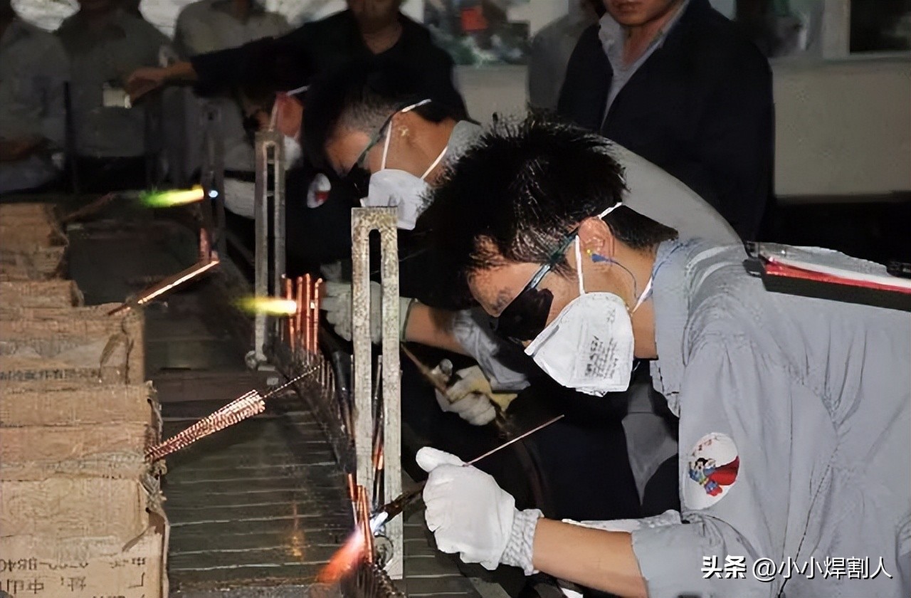 Method and steps of welding copper pipe of air conditioner - iNEWS