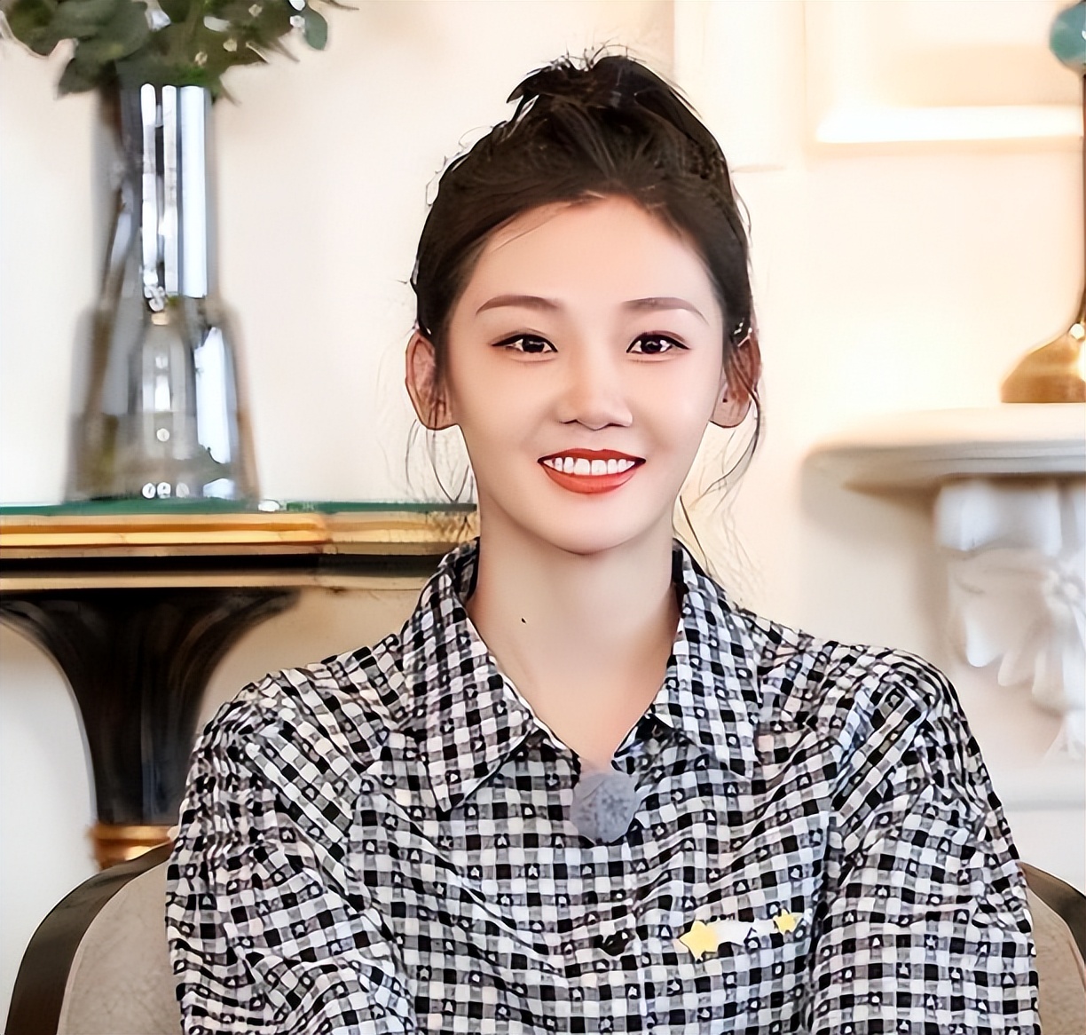 Feng Xiaogang said bluntly: She is too good at pretending, she will never be popular in her life ...