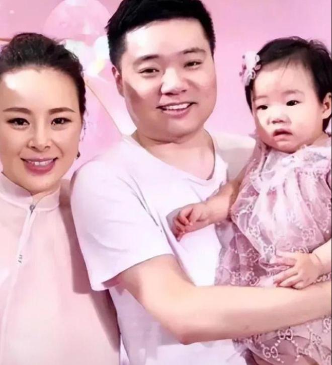 Ding Junhui's rich wife's temperament is gentle and her facial features ...
