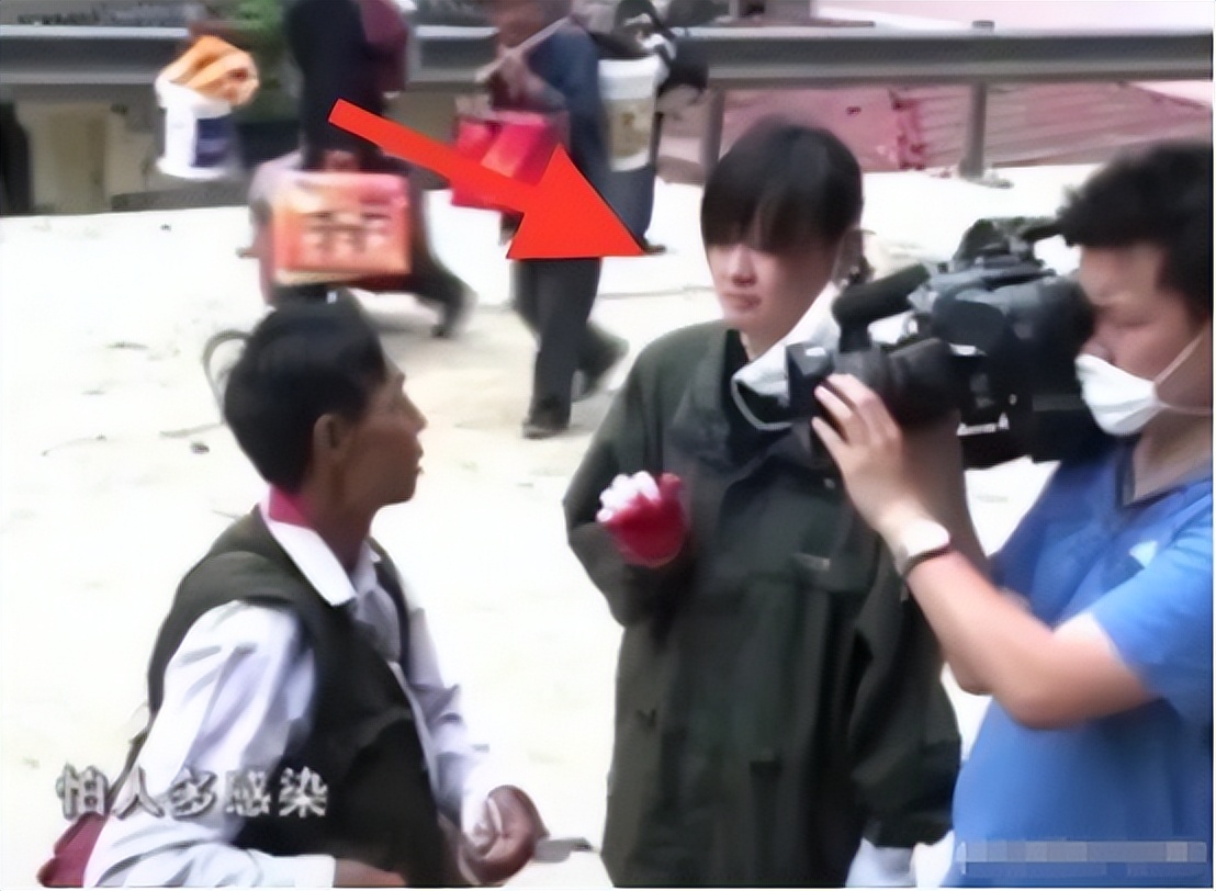 Former CCTV celebrity Li Xiaomeng once became famous after crying in ...