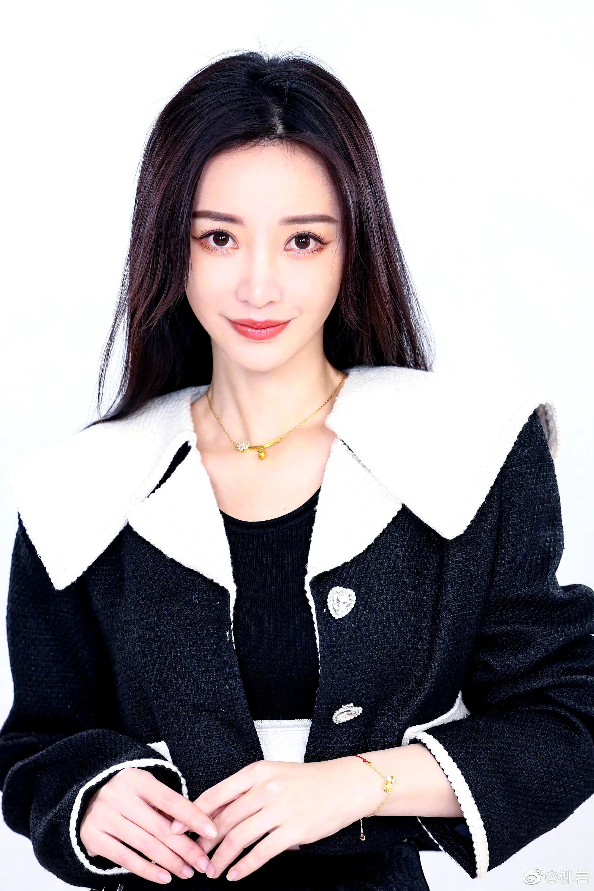 Liu Yan Meitu~ - iNEWS