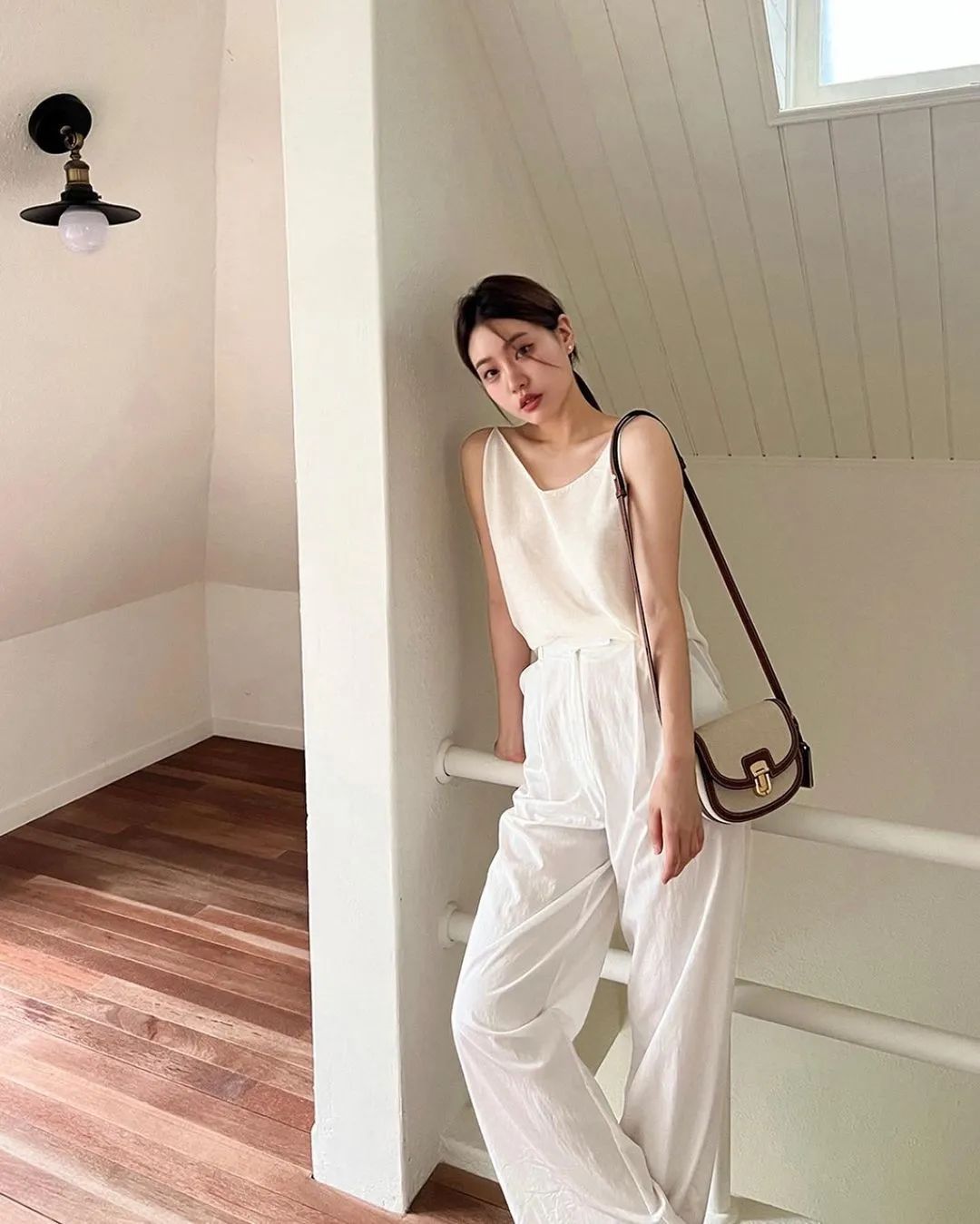 Refreshing outfits for early summer: super eye-catching Cleanfit style, so beautiful - iMedia