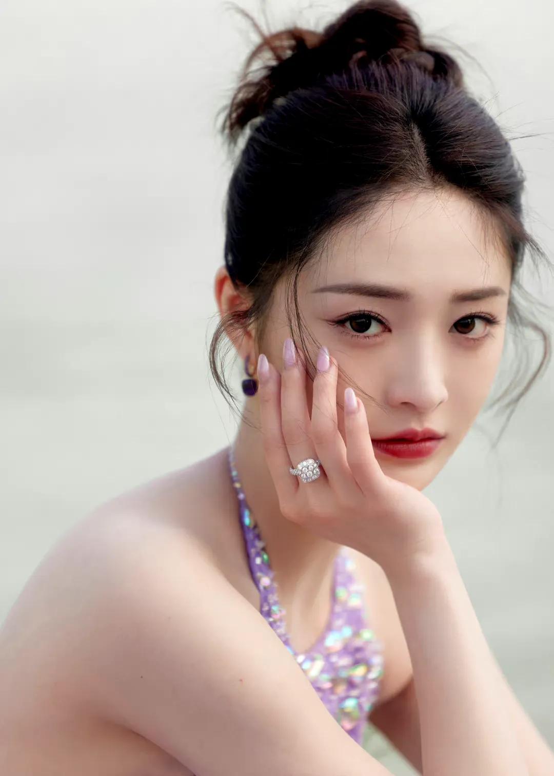 Jiang Yiyi Zhang Jingyi Zhou Jieqiong - iNEWS