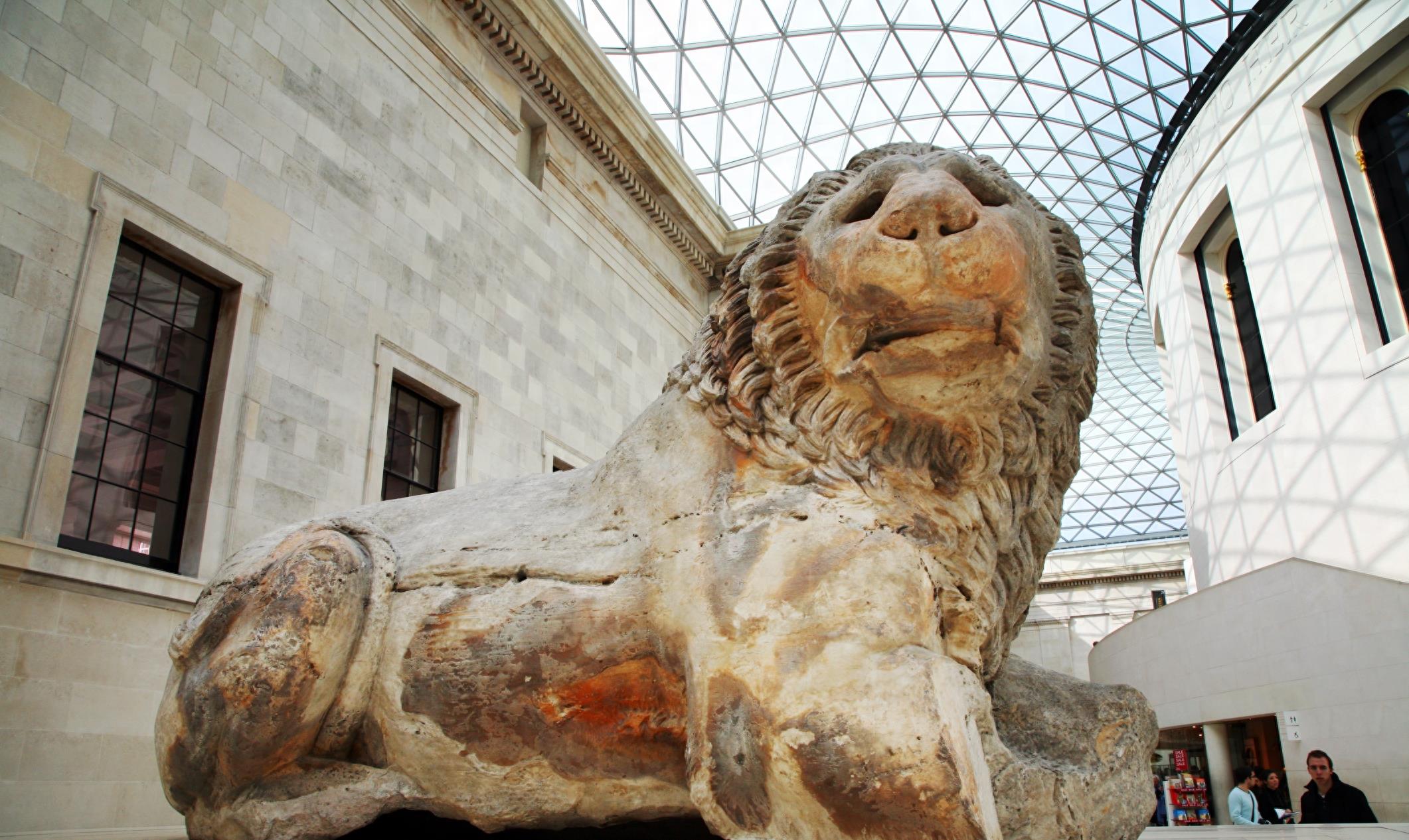 There are 5 treasures in the British Museum, 3 of them are from China ...