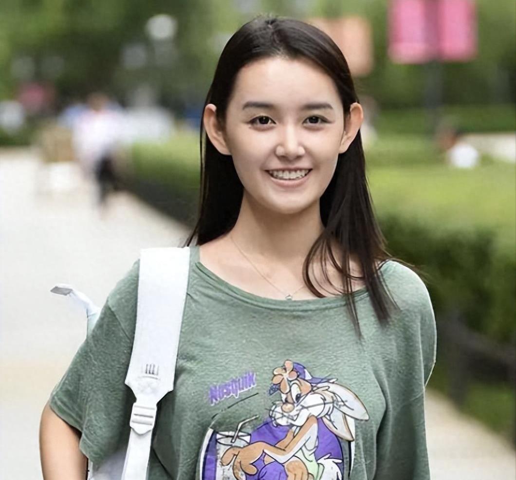 He Qing's only son is in the same frame as Jiang Yiyi, but his ...