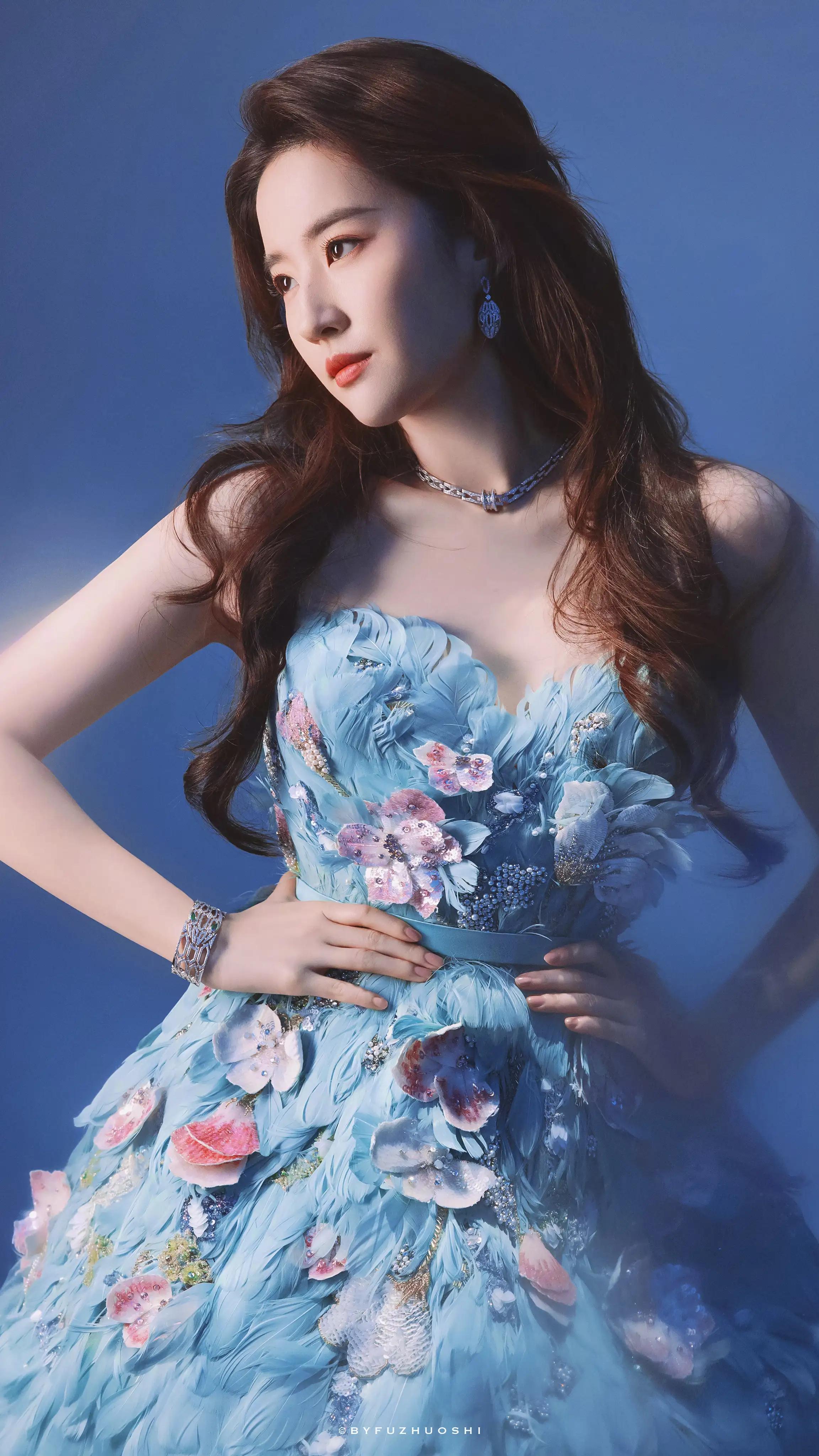 Liu Yifei-Weibo Night-Peacock Princess - iMedia