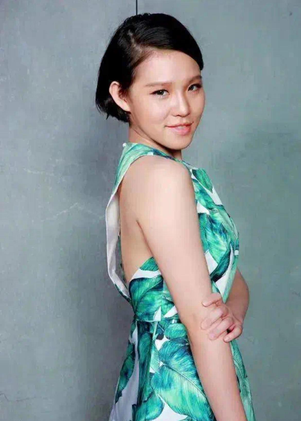 Ruthless! Xie Yilin gave birth in the bathtub, cut off the umbilical ...