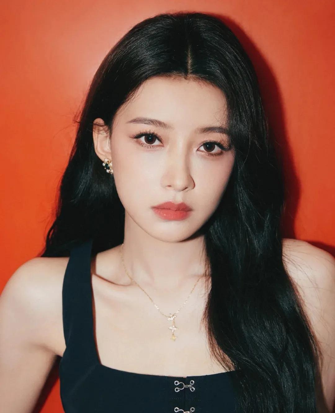 Sun Yi's beautiful wallpaper - iNEWS