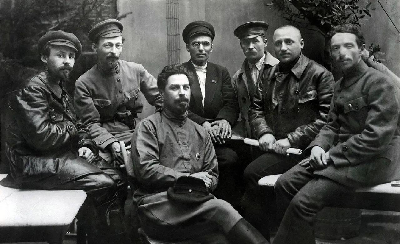 How powerful were the KGB agents in the Soviet Union? - iNEWS
