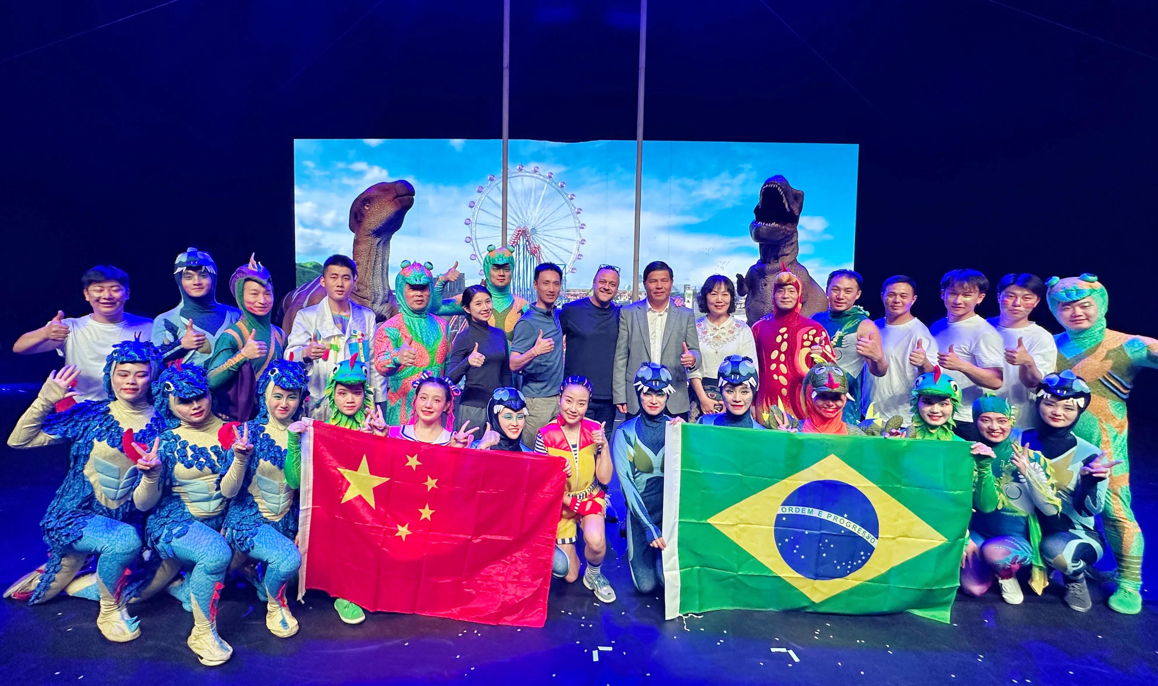 Zigong acrobatics tell Chinese stories in Brazil - iNEWS