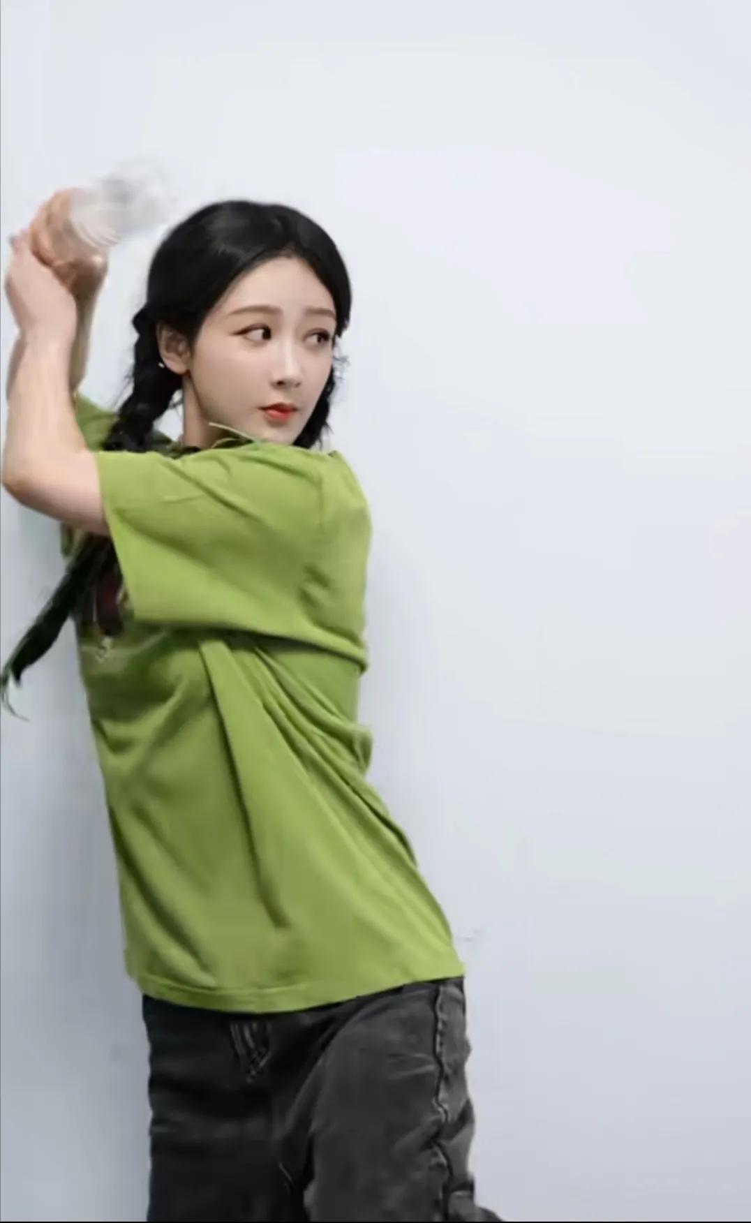 Yang Zi: Transformed into a beautiful baseball girl (Figure) - iMedia