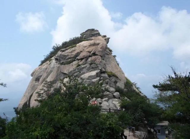 Yuguan was defeated, Wu Peifu took refuge in Jigong Mountain, and ...