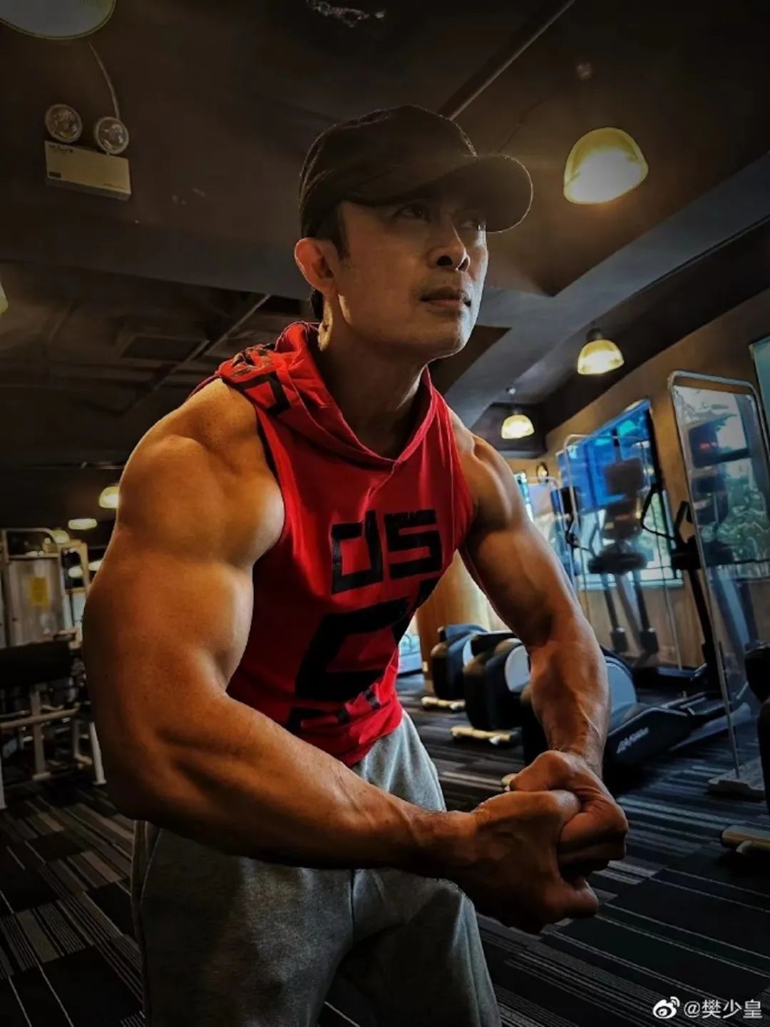 The 50-year-old actor with explosive muscles is stronger than 30 years ...