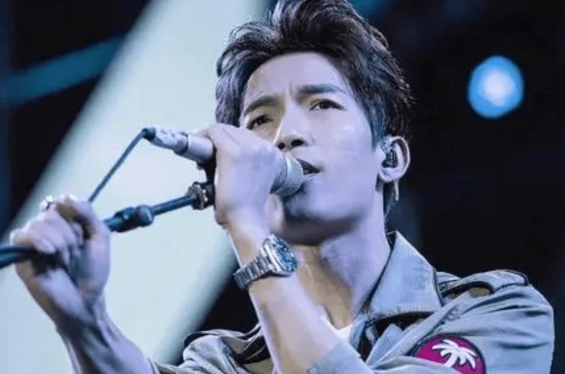 Chen Chusheng performed with his son on the same stage at the Beijing ...