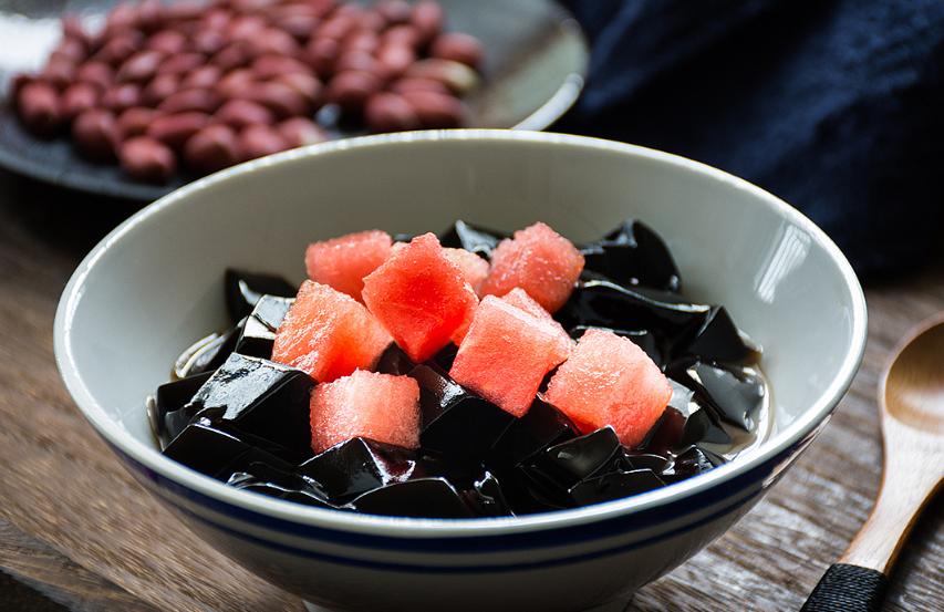 Chinese Dessert - Simple Method of Guiling Jelly - iMedia