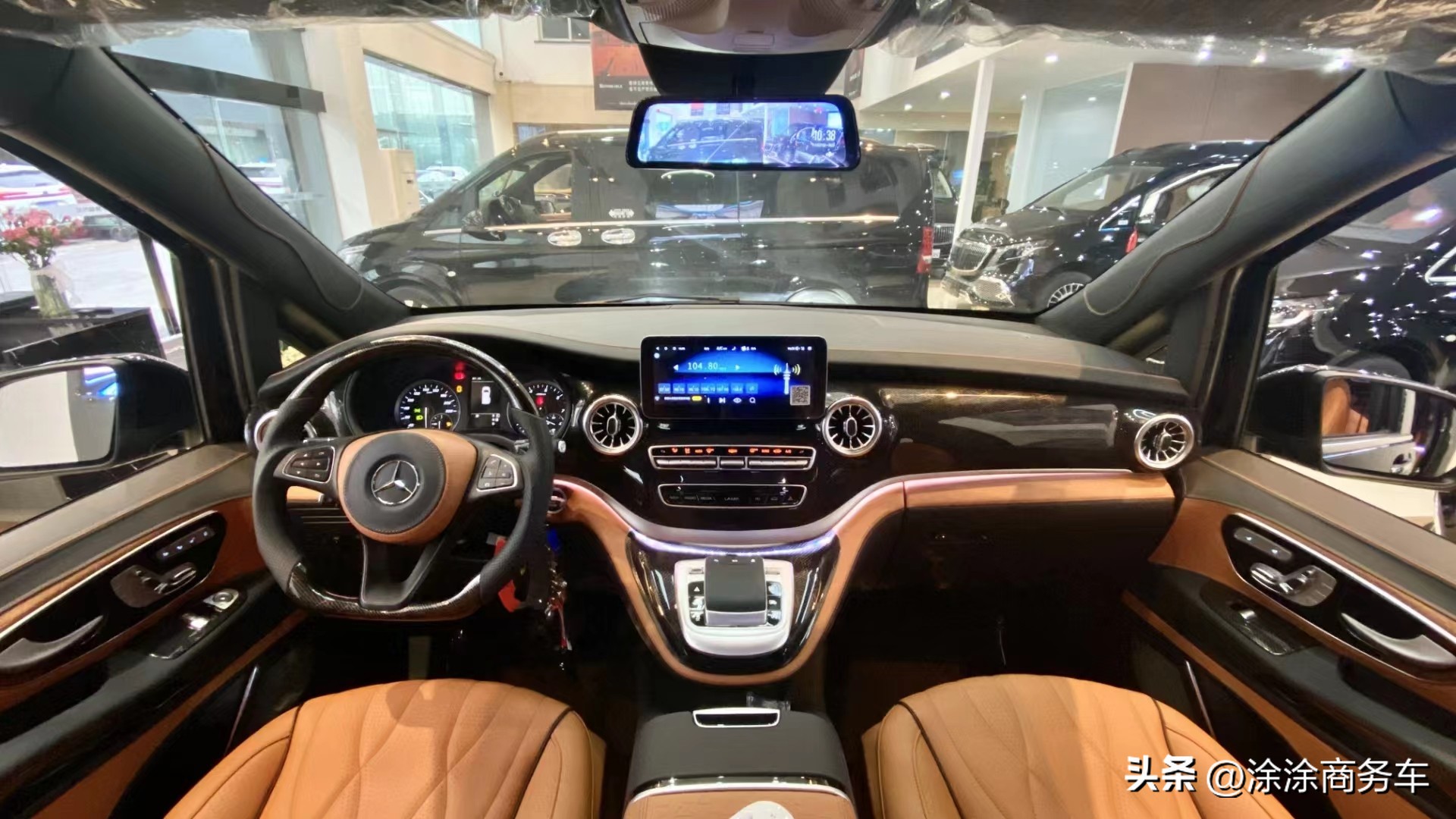 Have you ever seen such a high-top Mercedes-Benz Vito? Luxurious and ...