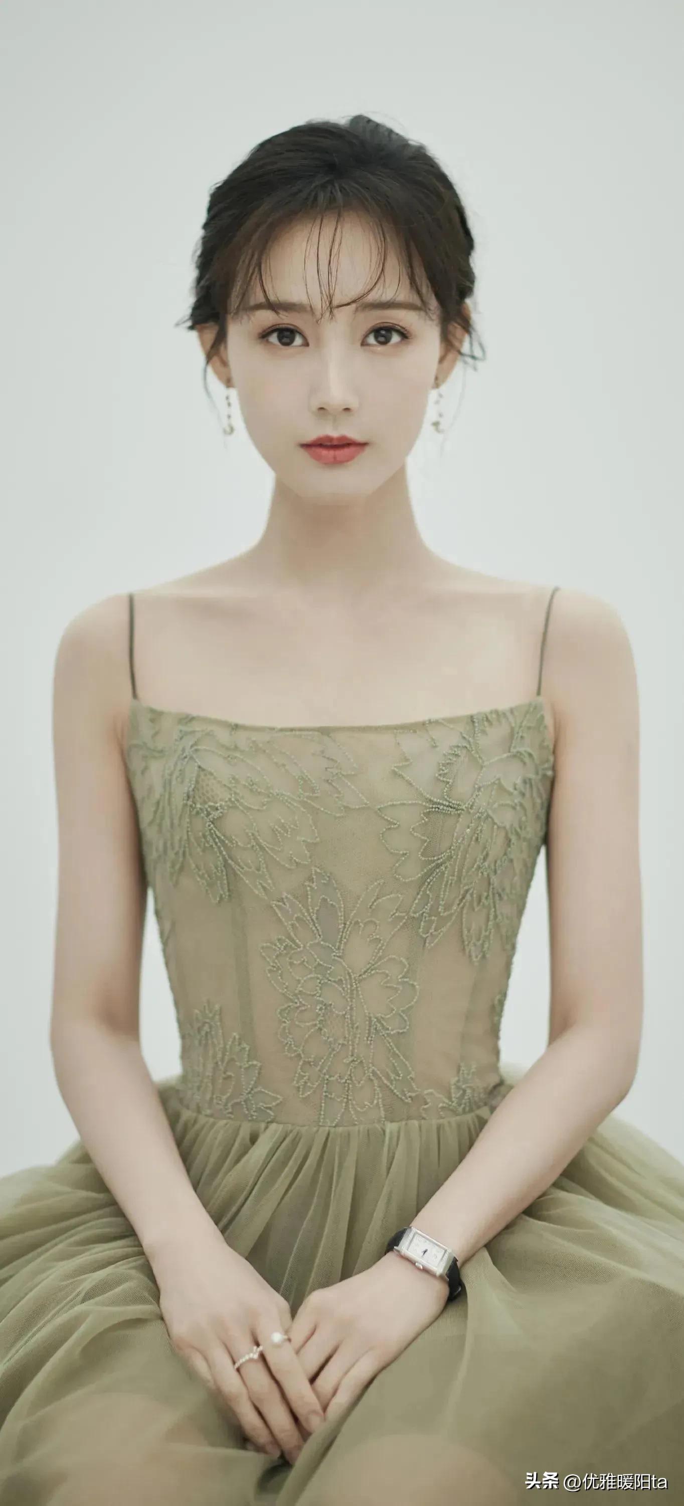 Li Yitong's barefoot flight caused controversy. How to balance personal ...