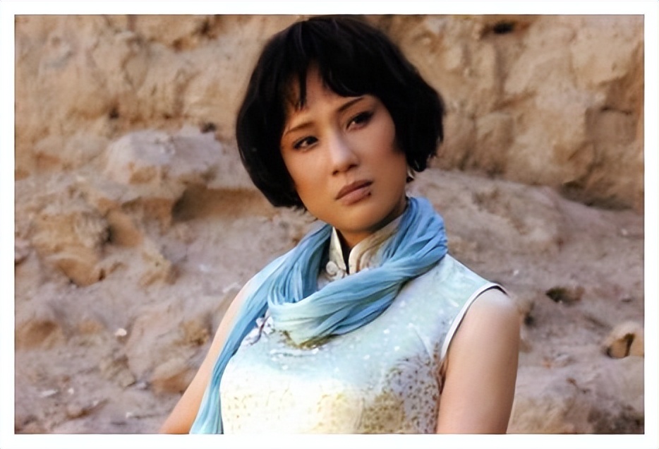 She is Chen Daoming's favorite concubine Rong in the play, she has ...