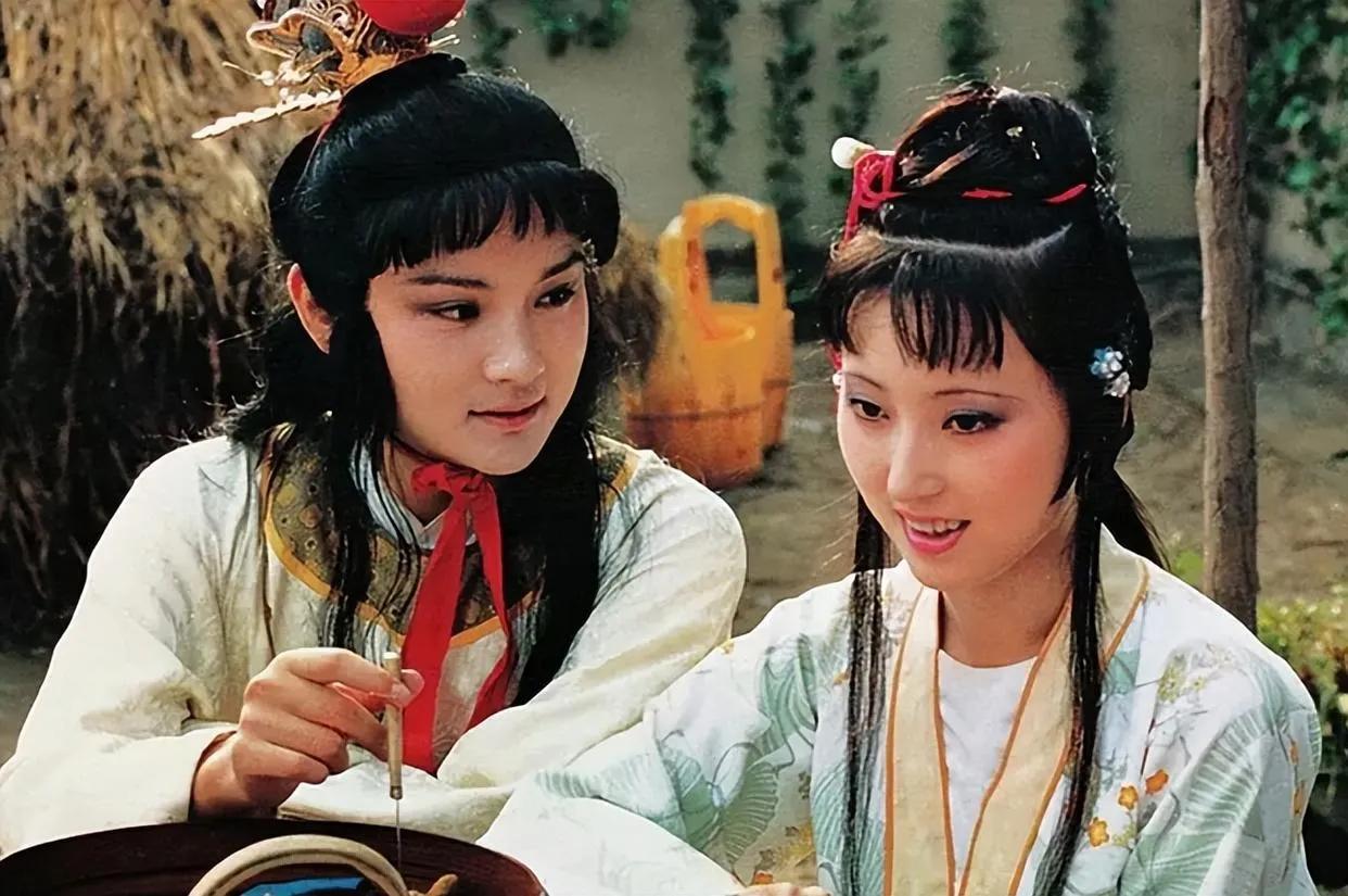 Jia Baoyu and Hua Xiren have been together for many years, why didn't ...