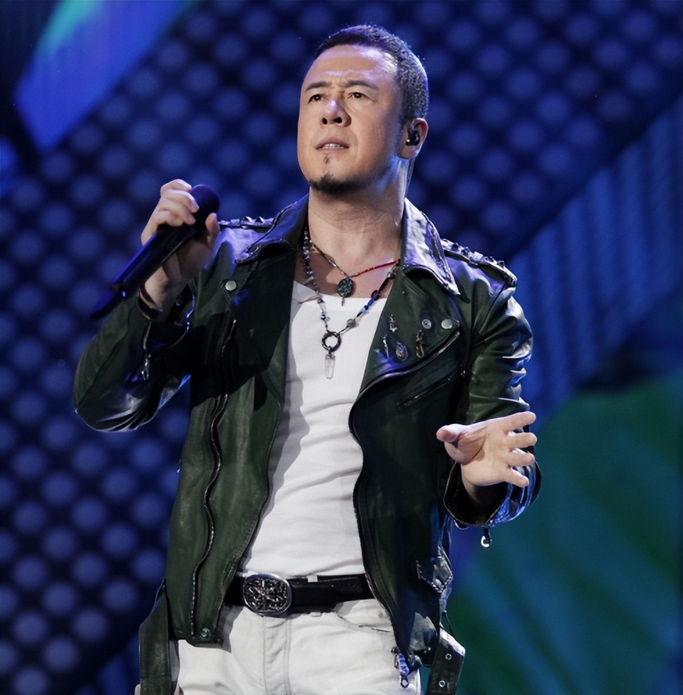 From a good voice mentor to a street performer, how did Yang Kun "kill" himself? - iMedia