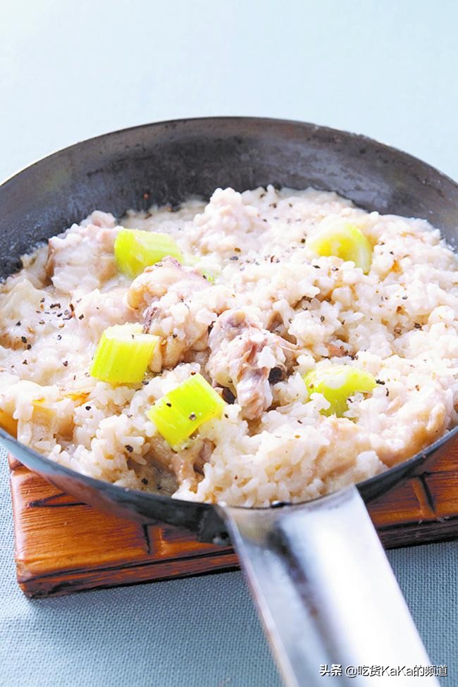 Delicious stewed rice is easy to cook, there is always something you ...