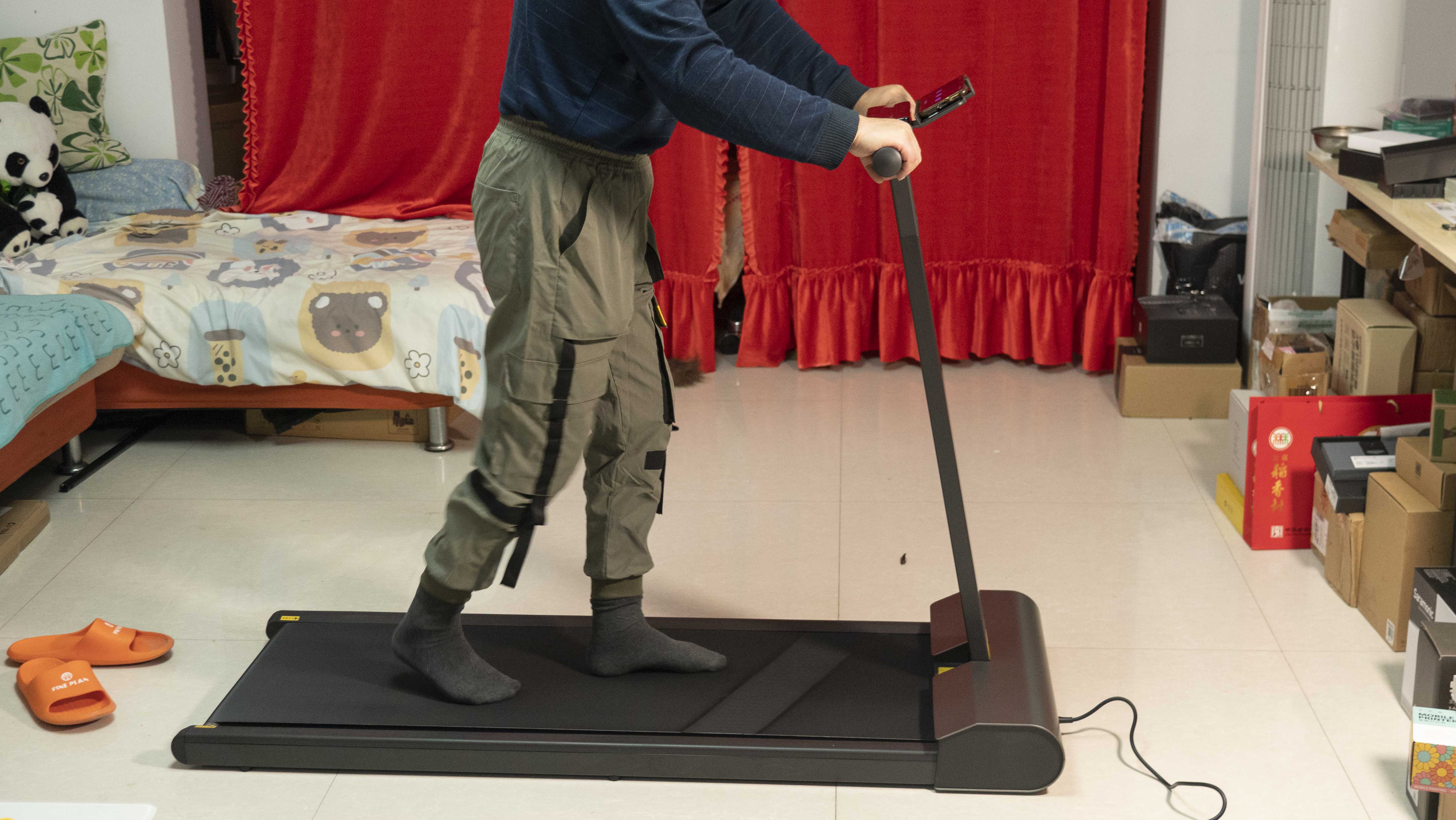 Don't worry about walking at home, the Mijia walking machine armrest ...