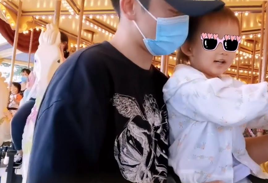 Zheng Kai Miaomiao posted a video question in response to the marriage ...