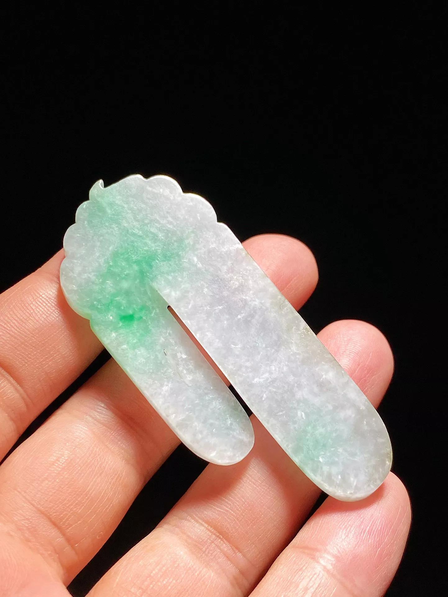 Clear Natural Floating Green Ice Waxy Jadeite Kui Dragon Pattern Besko ...