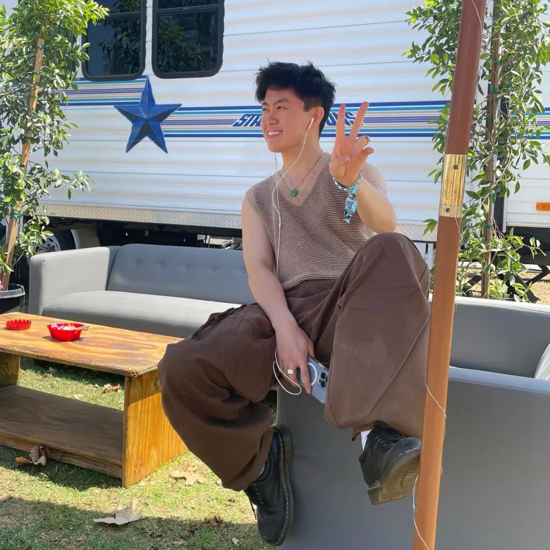 Seventh brother's "circle of friends" exposure: I don't wear Apple ...